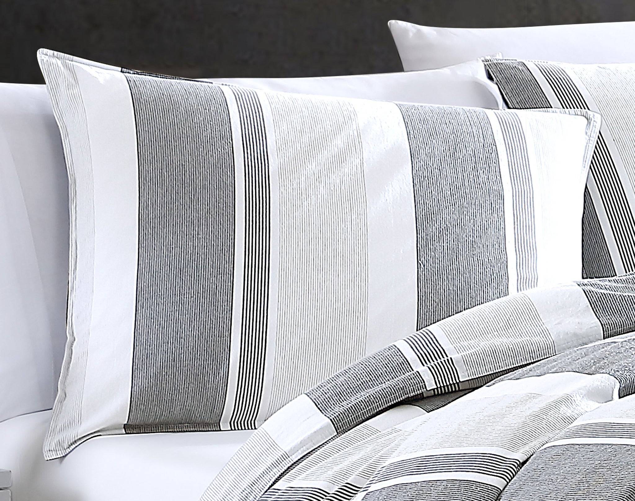 Vian 4 pc King Comforter Set - Hallmart Collectibles